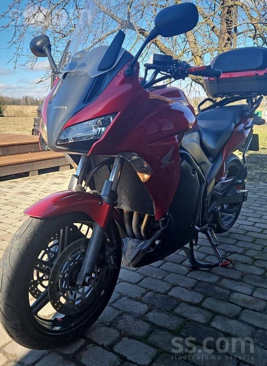 Honda CBF 1000 2011 Jelgava, ar dzinēja tilpumu 1.00 L un nobraukumu 0 tūkst. km par 6000 €, foto 1 vietnē AUTOMOTO.COM.LV