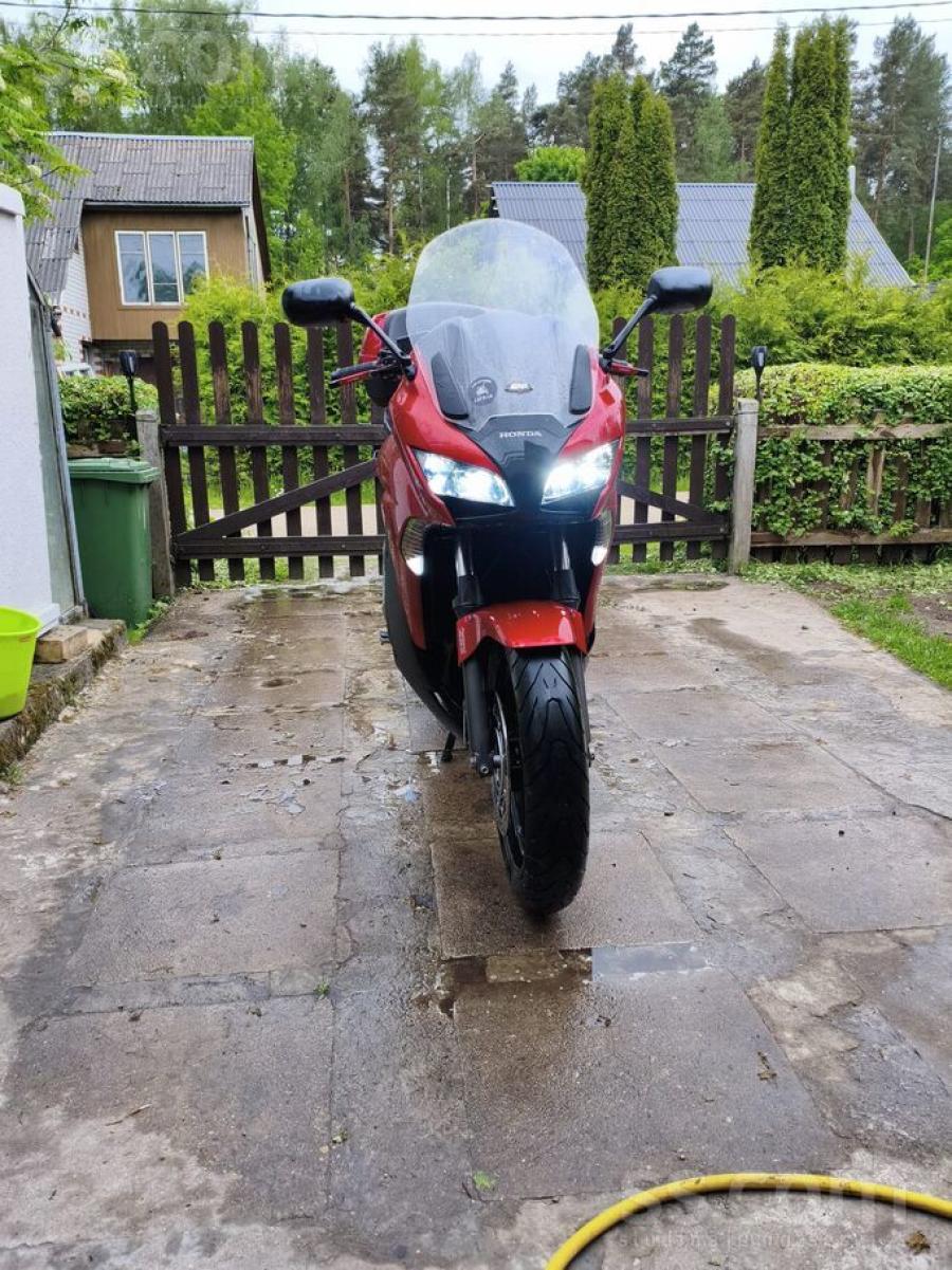 Honda CBF 1000 2011 Jelgava, ar dzinēja tilpumu 1.00 L un nobraukumu 0 tūkst. km par 6000 €, foto 3 vietnē AUTOMOTO.COM.LV