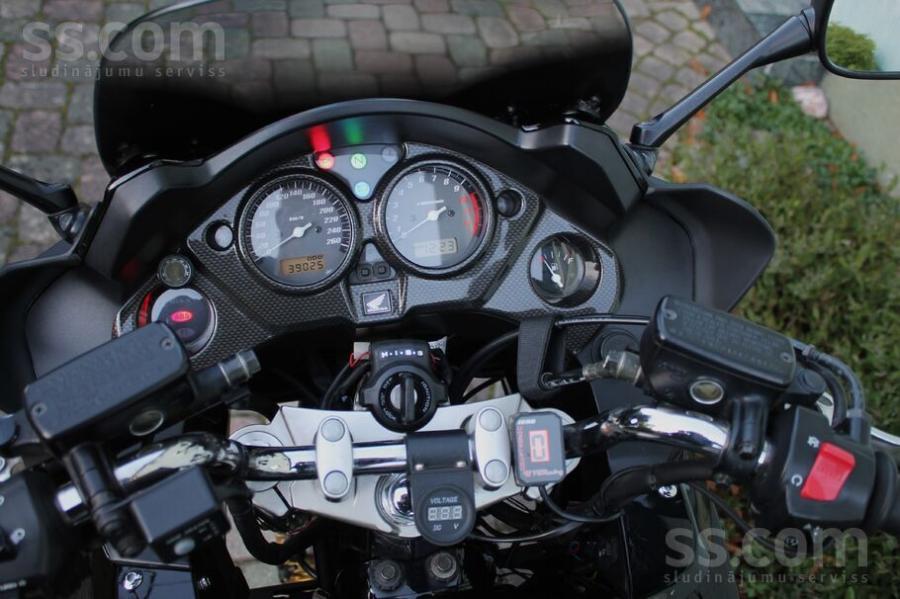 Honda CBF 1000A 2006 in Jekabpils, with an engine capacity of 1.00 L and mileage of 0 thousand km for 2900 €, photo 3 on AUTOMOTO.COM.LV