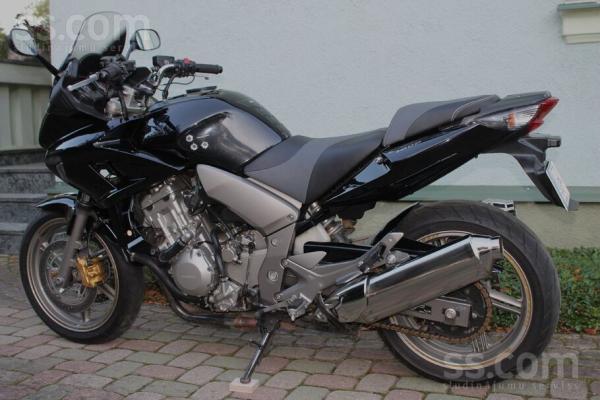 Хонда CBF 1000A 2006 в Екабпилс на AUTOMOTO.COM.LV Хонда CBF 1000A 2006 в Екабпилс, объемом двигателя 1.00 л и пробегом 0 тыс. км за 2900 €, фото 5 на AUTOMOTO.COM.LV