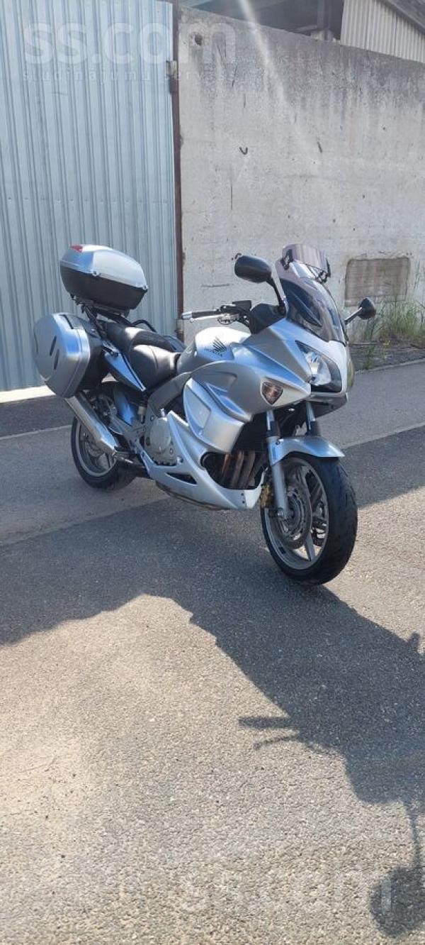 Honda CBF 1000A 2007 Daugavpils, ar dzinēja tilpumu 1.00 L un nobraukumu 0 tūkst. km par 3400 €, foto 5 vietnē AUTOMOTO.COM.LV