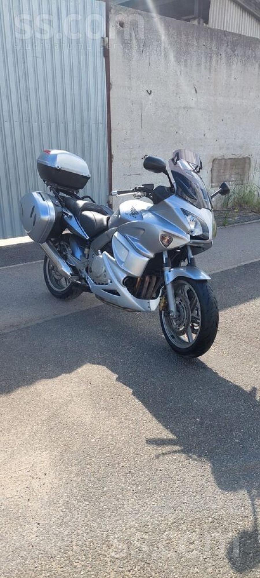 Хонда CBF 1000A 2007 в Даугавпилс, объемом двигателя 1.00 л и пробегом 0 тыс. км за 3400 €, фото 5 на AUTOMOTO.COM.LV