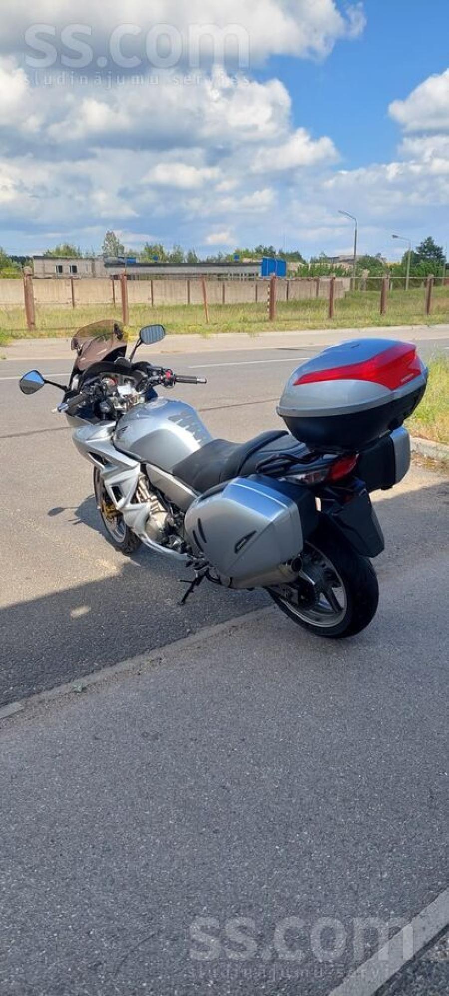 Хонда CBF 1000A 2007 в Даугавпилс, объемом двигателя 1.00 л и пробегом 0 тыс. км за 3400 €, фото 6 на AUTOMOTO.COM.LV