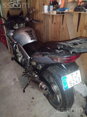 Honda CBF 1000A 2008 Talsi, ar dzinēja tilpumu 1.00 L un nobraukumu 0 tūkst. km par 3000 €, foto 1 vietnē AUTOMOTO.COM.LV