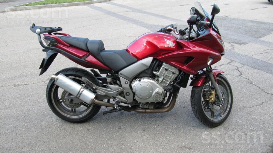 Honda CBF 1000A 2010 Rīga, ar dzinēja tilpumu 1.00 L un nobraukumu 0 tūkst. km par 2750 €, foto 4 vietnē AUTOMOTO.COM.LV