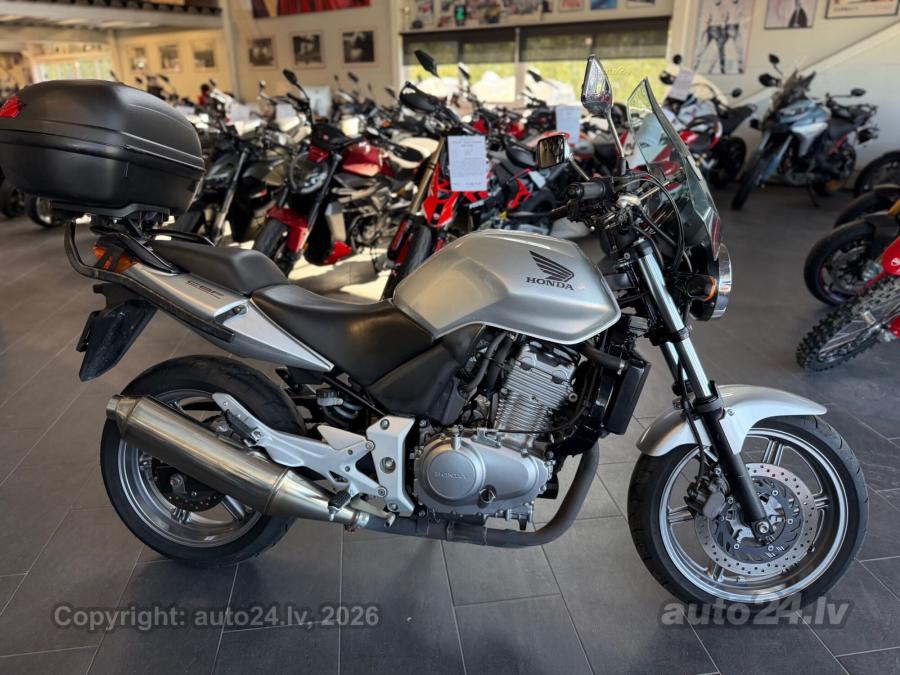 Pelēks Honda CBF 500 2004 Tallina, ar dzinēja tilpumu 0.50 L un nobraukumu 23 tūkst. km par 2790 €, foto 3 vietnē AUTOMOTO.COM.LV