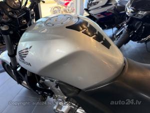 Pelēks Honda CBF 500 2004 Tallina, ar dzinēja tilpumu 0.50 L un nobraukumu 23 tūkst. km par 2790 €, foto 15 vietnē AUTOMOTO.COM.LV