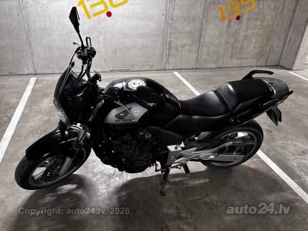 Black Honda CBF 600 2007 in Tallinn, with an engine capacity of 0.60 L and mileage of 44 thousand km for 2600 €, photo 3 on AUTOMOTO.COM.LV