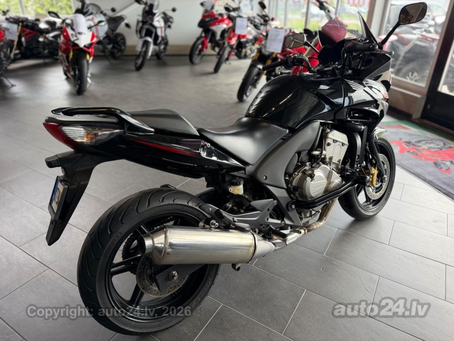 Черный Хонда CBF 600 2011 в Таллин, объемом двигателя 0.60 л и пробегом 44 тыс. км за 3990 €, фото 4 на AUTOMOTO.COM.LV