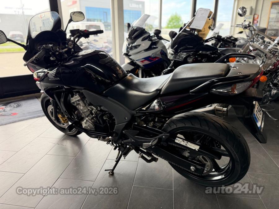 Черный Хонда CBF 600 2011 в Таллин, объемом двигателя 0.60 л и пробегом 44 тыс. км за 3990 €, фото 13 на AUTOMOTO.COM.LV