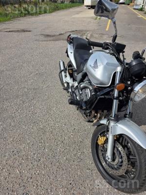 Honda CBF 600 2004 in Riga, with an engine capacity of 0.60 L and mileage of 0 thousand km for 2300 €, photo 4 on AUTOMOTO.COM.LV