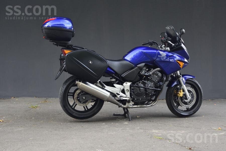 Honda CBF 600 2004 in Riga, with an engine capacity of 0.60 L and mileage of 0 thousand km for 2750 €, photo 4 on AUTOMOTO.COM.LV