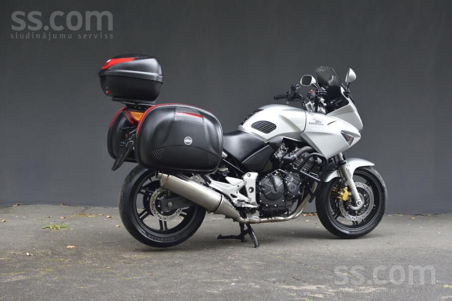 Honda CBF 600 2004 in Riga, with an engine capacity of 0.60 L and mileage of 0 thousand km for 2750 €, photo 4 on AUTOMOTO.COM.LV