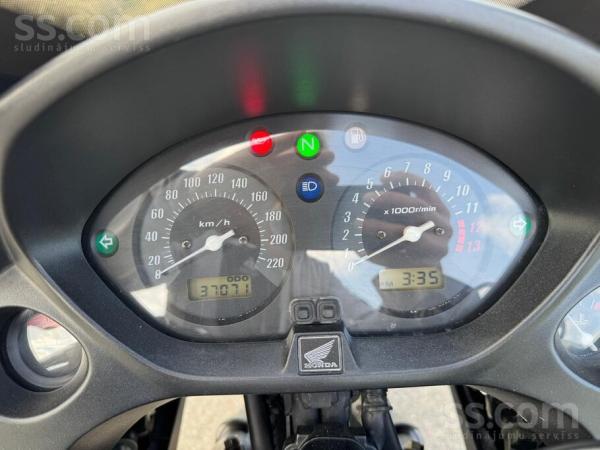 Honda CBF 600 2005 in Cesis, with an engine capacity of 0.60 L and mileage of 0 thousand km for 2650 €, photo 3 on AUTOMOTO.COM.LV