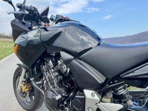 Хонда CBF 600 2005 в Цесис, объемом двигателя 0.60 л и пробегом 0 тыс. км за 2650 €, фото 5 на AUTOMOTO.COM.LV