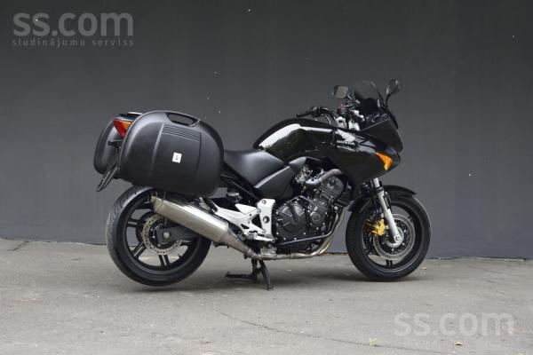 Хонда CBF 600 2005 в Рига, объемом двигателя 0.60 л и пробегом 0 тыс. км за 2850 €, фото 3 на AUTOMOTO.COM.LV