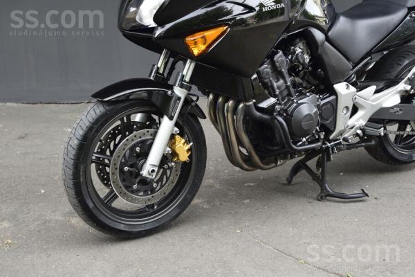 Хонда CBF 600 2005 в Рига, объемом двигателя 0.60 л и пробегом 0 тыс. км за 2850 €, фото 8 на AUTOMOTO.COM.LV