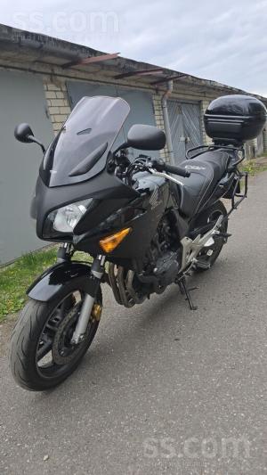 Хонда CBF 600 2005 в Рига, объемом двигателя 0.60 л и пробегом 0 тыс. км за 2500 €, фото 3 на AUTOMOTO.COM.LV
