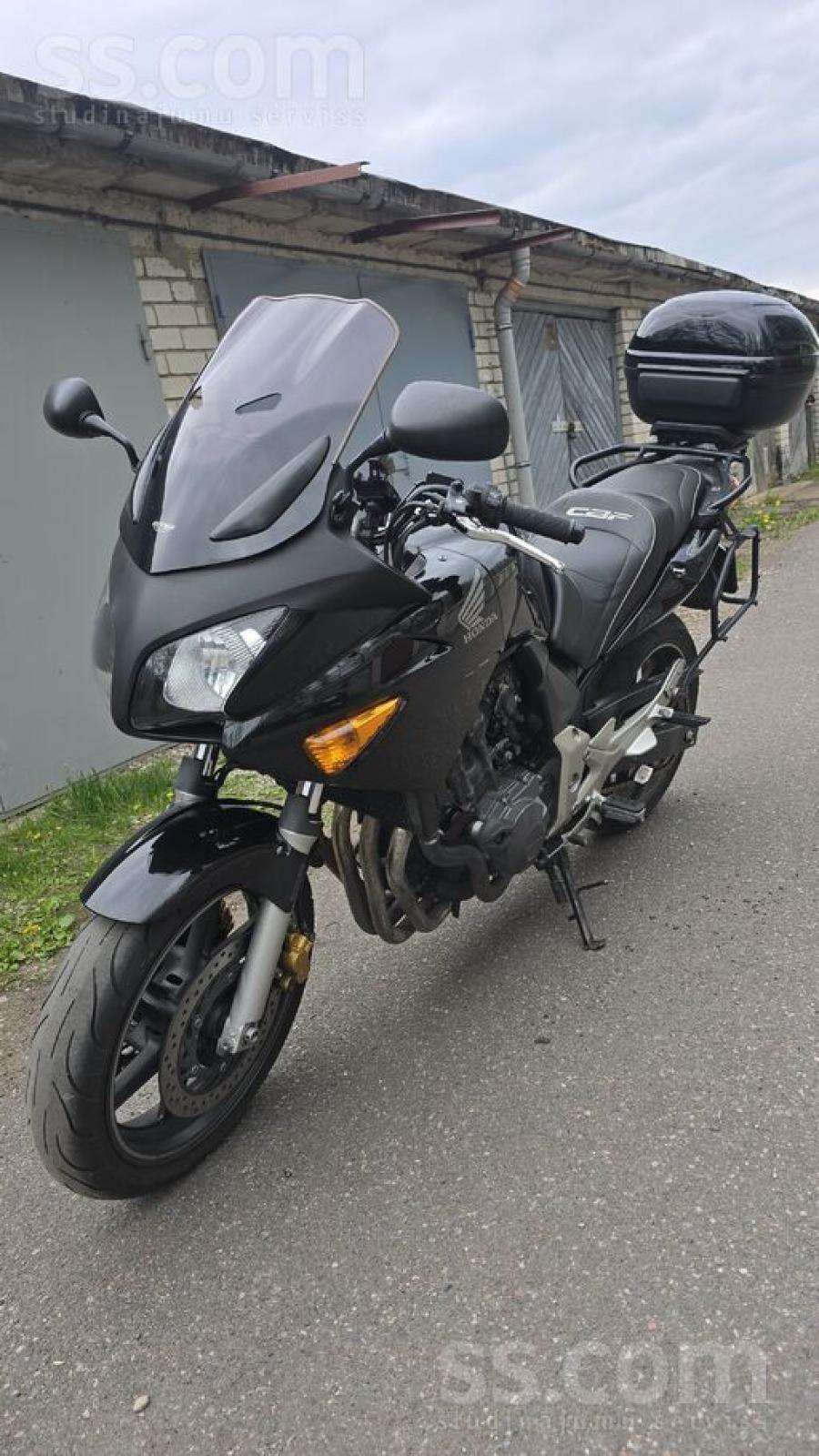 Хонда CBF 600 2005 в Рига, объемом двигателя 0.60 л и пробегом 0 тыс. км за 2500 €, фото 3 на AUTOMOTO.COM.LV