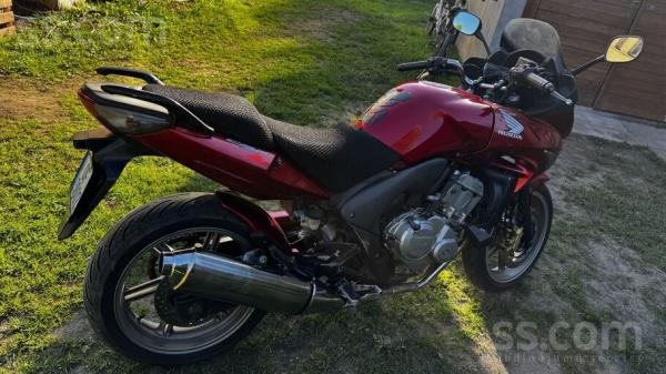 Хонда CBF 600 2008 в Тукумс, объемом двигателя 0.60 л и пробегом 0 тыс. км за 2850 €, фото 3 на AUTOMOTO.COM.LV