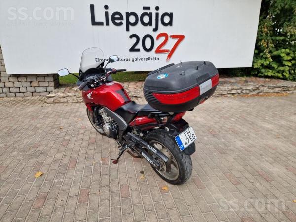 Хонда CBF 600 2008 в Лиепая на AUTOMOTO.COM.LV Хонда CBF 600 2008 в Лиепая, объемом двигателя 0.60 л и пробегом 0 тыс. км за 2750 €, фото 3 на AUTOMOTO.COM.LV