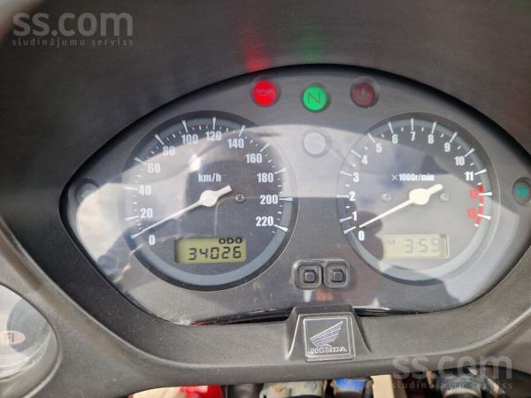 Хонда CBF 600 2008 в Лиепая на AUTOMOTO.COM.LV Хонда CBF 600 2008 в Лиепая, объемом двигателя 0.60 л и пробегом 0 тыс. км за 2750 €, фото 7 на AUTOMOTO.COM.LV