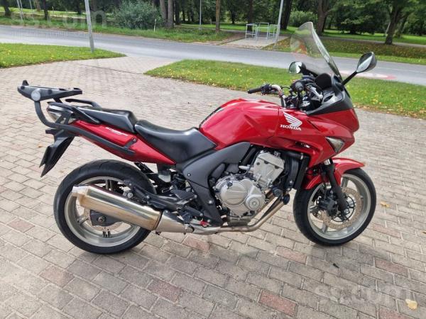 Хонда CBF 600 2008 в Лиепая на AUTOMOTO.COM.LV Хонда CBF 600 2008 в Лиепая, объемом двигателя 0.60 л и пробегом 0 тыс. км за 2750 €, фото 9 на AUTOMOTO.COM.LV