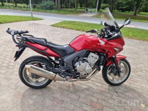 Хонда CBF 600 2008 в Лиепая, объемом двигателя 0.60 л и пробегом 0 тыс. км за 2750 €, фото 9 на AUTOMOTO.COM.LV