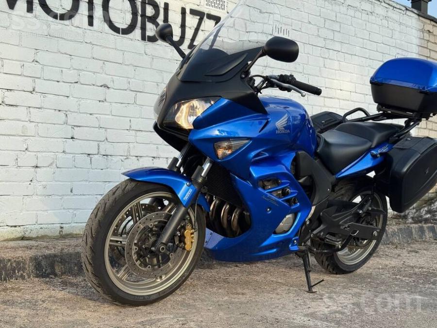 Honda CBF 600 2009 in Riga, with an engine capacity of 0.60 L and mileage of 0 thousand km for 4800 €, photo 3 on AUTOMOTO.COM.LV