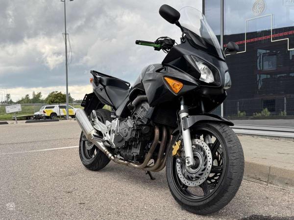 Melns Honda CBF 2005 Viļņa, ar dzinēja tilpumu 0.60 L un nobraukumu 37 tūkst. km par 2299 €, foto 8 vietnē AUTOMOTO.COM.LV