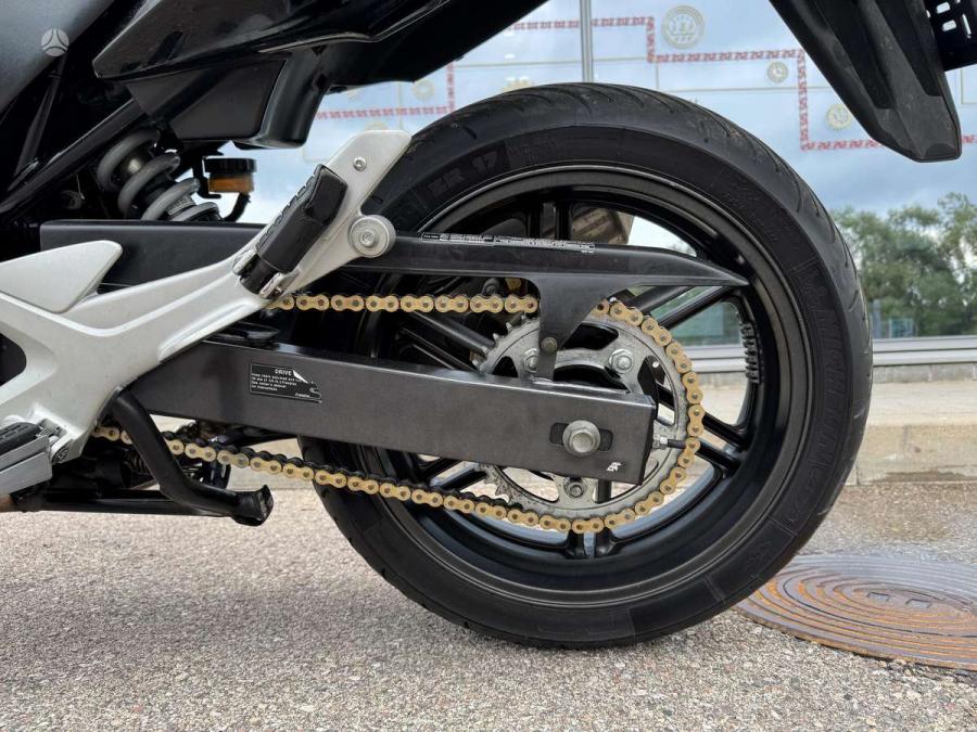 Melns Honda CBF 2005 Viļņa, ar dzinēja tilpumu 0.60 L un nobraukumu 37 tūkst. km par 2299 €, foto 17 vietnē AUTOMOTO.COM.LV