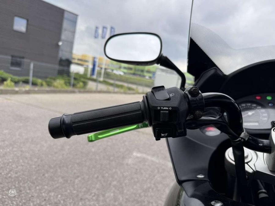 Melns Honda CBF 2005 Viļņa, ar dzinēja tilpumu 0.60 L un nobraukumu 37 tūkst. km par 2299 €, foto 18 vietnē AUTOMOTO.COM.LV