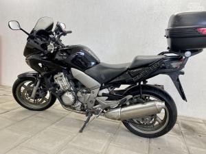Black Honda CBF 2006 in Vilnius, with an engine capacity of 1.00 L and mileage of 80 thousand km for 2500 €, photo 5 on AUTOMOTO.COM.LV