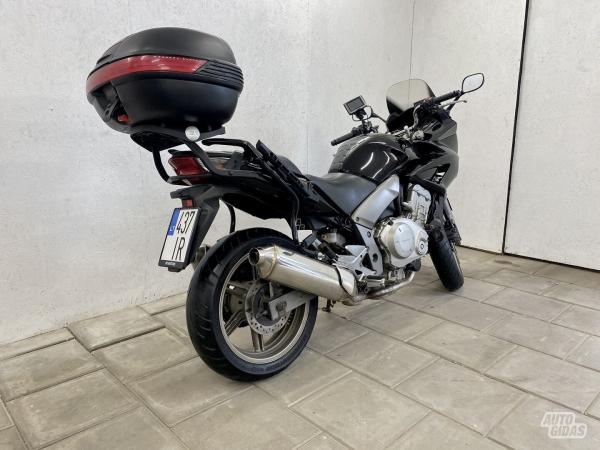 Black Honda CBF 2006 in Vilnius, with an engine capacity of 1.00 L and mileage of 80 thousand km for 2500 €, photo 6 on AUTOMOTO.COM.LV
