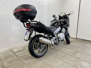 Black Honda CBF 2006 in Vilnius, with an engine capacity of 1.00 L and mileage of 80 thousand km for 2500 €, photo 7 on AUTOMOTO.COM.LV