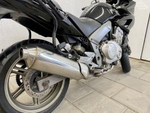 Black Honda CBF 2006 in Vilnius, with an engine capacity of 1.00 L and mileage of 80 thousand km for 2500 €, photo 8 on AUTOMOTO.COM.LV