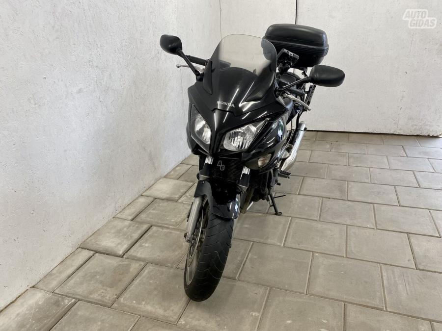 Black Honda CBF 2006 in Vilnius, with an engine capacity of 1.00 L and mileage of 80 thousand km for 2500 €, photo 12 on AUTOMOTO.COM.LV