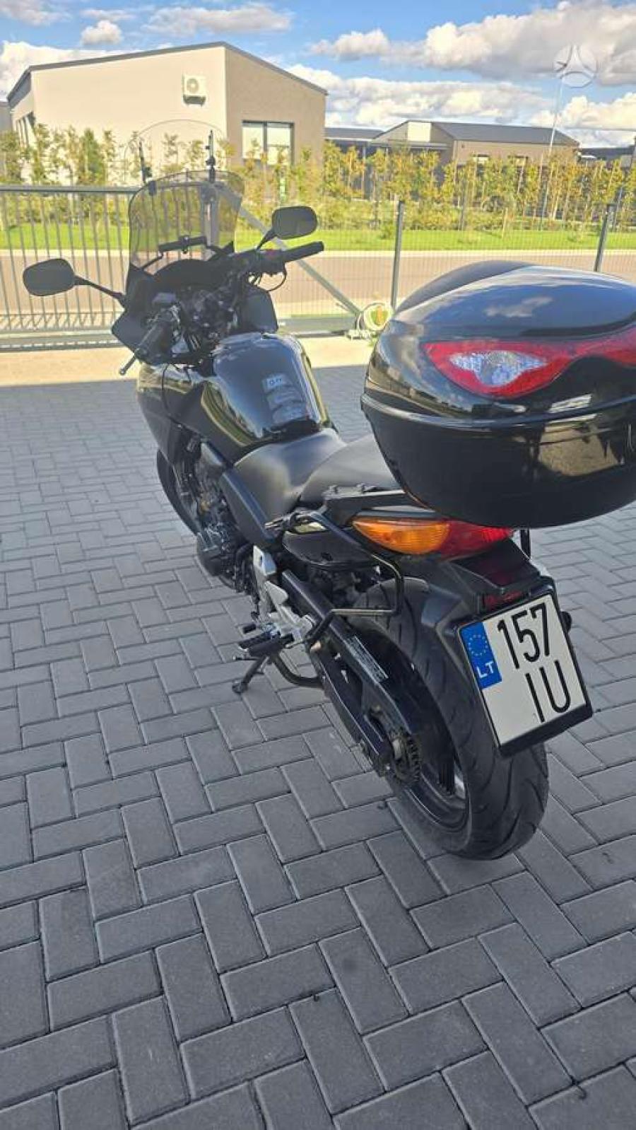 Melns Honda CBF 2006 Kauņa, ar dzinēja tilpumu 0.60 L un nobraukumu 59 tūkst. km par 2200 €, foto 5 vietnē AUTOMOTO.COM.LV