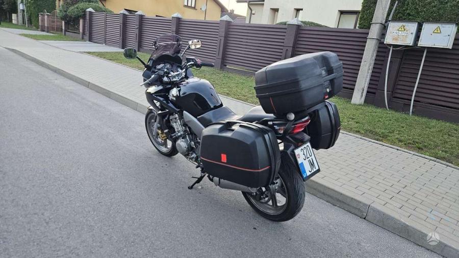 Black Honda CBF 2007 in Alytus, with an engine capacity of 1.00 L and mileage of 57 thousand km for 3400 €, photo 7 on AUTOMOTO.COM.LV