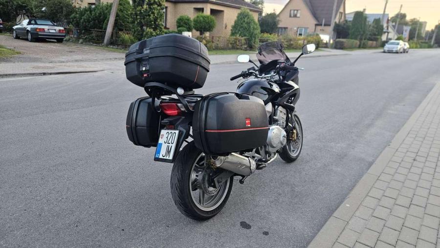 Black Honda CBF 2007 in Alytus, with an engine capacity of 1.00 L and mileage of 57 thousand km for 3400 €, photo 8 on AUTOMOTO.COM.LV