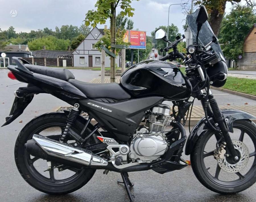 Black Honda CBF 2009 in Vilnius, with an engine capacity of 0.13 L and mileage of 13 thousand km for 1800 €, photo 4 on AUTOMOTO.COM.LV