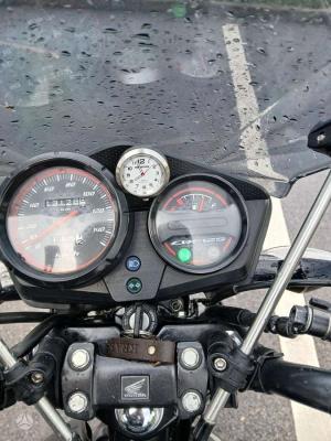 Black Honda CBF 2009 in Vilnius, with an engine capacity of 0.13 L and mileage of 13 thousand km for 1800 €, photo 6 on AUTOMOTO.COM.LV