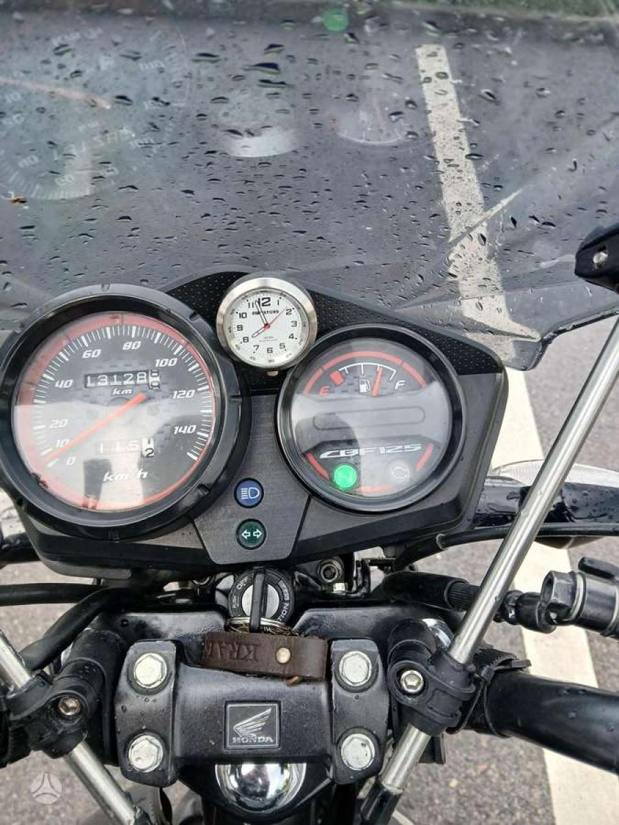 Black Honda CBF 2009 in Vilnius, with an engine capacity of 0.13 L and mileage of 13 thousand km for 1800 €, photo 6 on AUTOMOTO.COM.LV