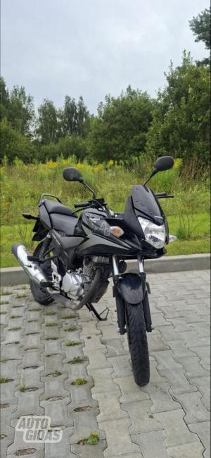 Melns Honda CBF 2010 Viļņa, ar dzinēja tilpumu 0.13 L un nobraukumu 22 tūkst. km par 1100 €, foto 2 vietnē AUTOMOTO.COM.LV