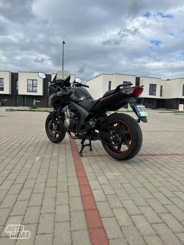 Melns Honda CBF 2010 Viļņa, ar dzinēja tilpumu 0.60 L un nobraukumu 82 tūkst. km par 2799 €, foto 4 vietnē AUTOMOTO.COM.LV