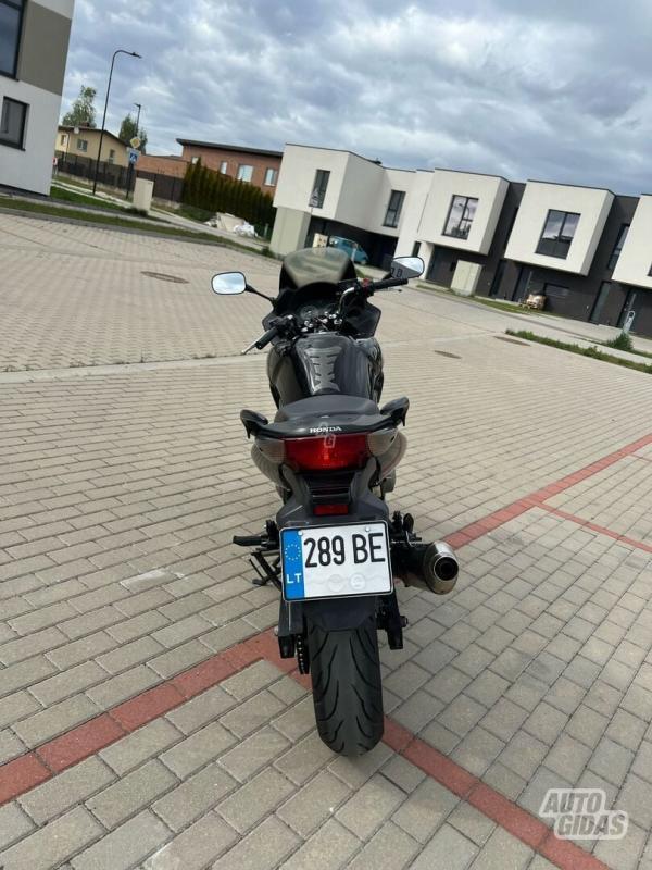 Melns Honda CBF 2010 Viļņa, ar dzinēja tilpumu 0.60 L un nobraukumu 82 tūkst. km par 2799 €, foto 8 vietnē AUTOMOTO.COM.LV