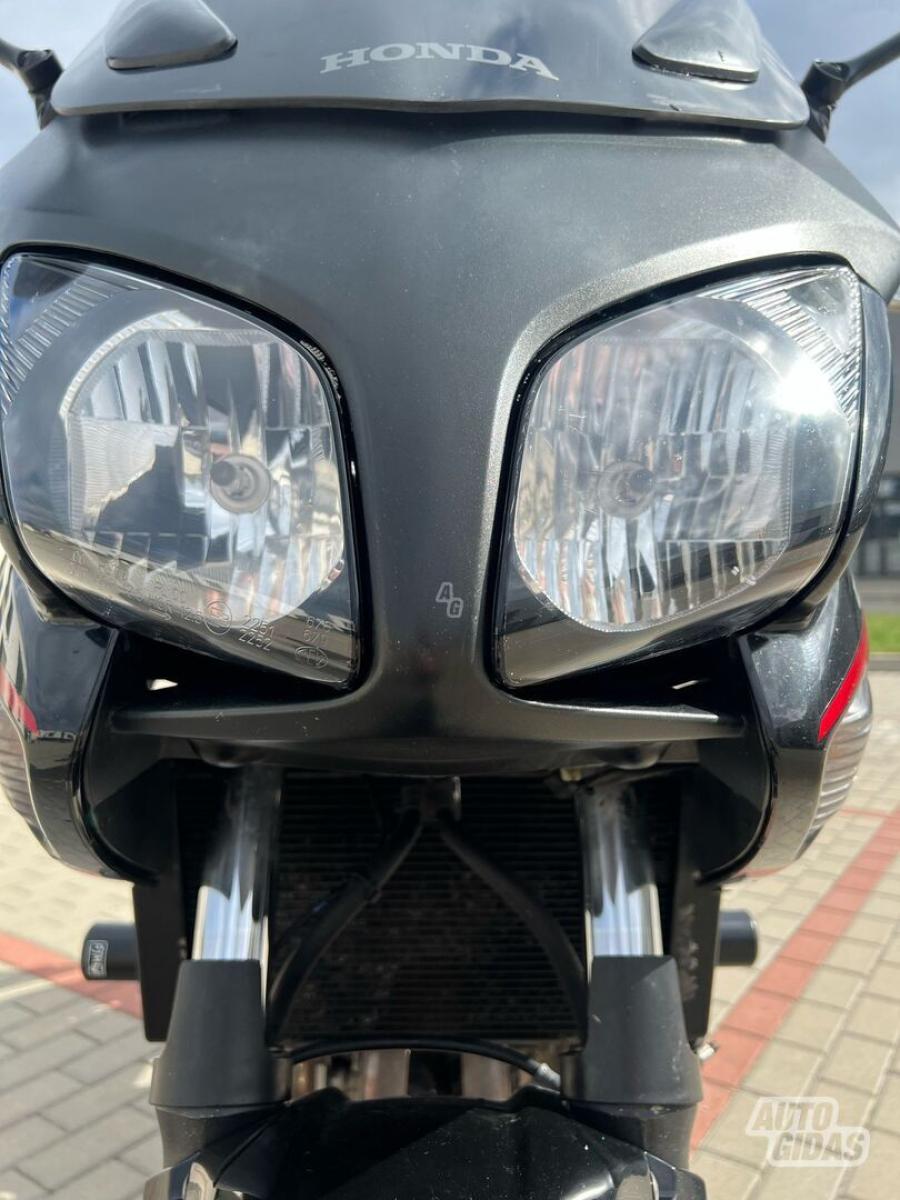 Black Honda CBF 2010 in Vilnius, with an engine capacity of 0.60 L and mileage of 82 thousand km for 2799 €, photo 11 on AUTOMOTO.COM.LV