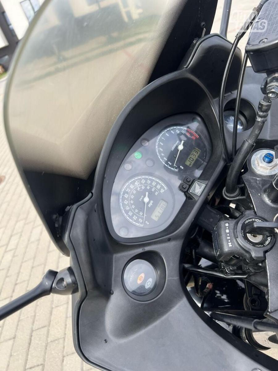 Black Honda CBF 2010 in Vilnius, with an engine capacity of 0.60 L and mileage of 82 thousand km for 2799 €, photo 16 on AUTOMOTO.COM.LV