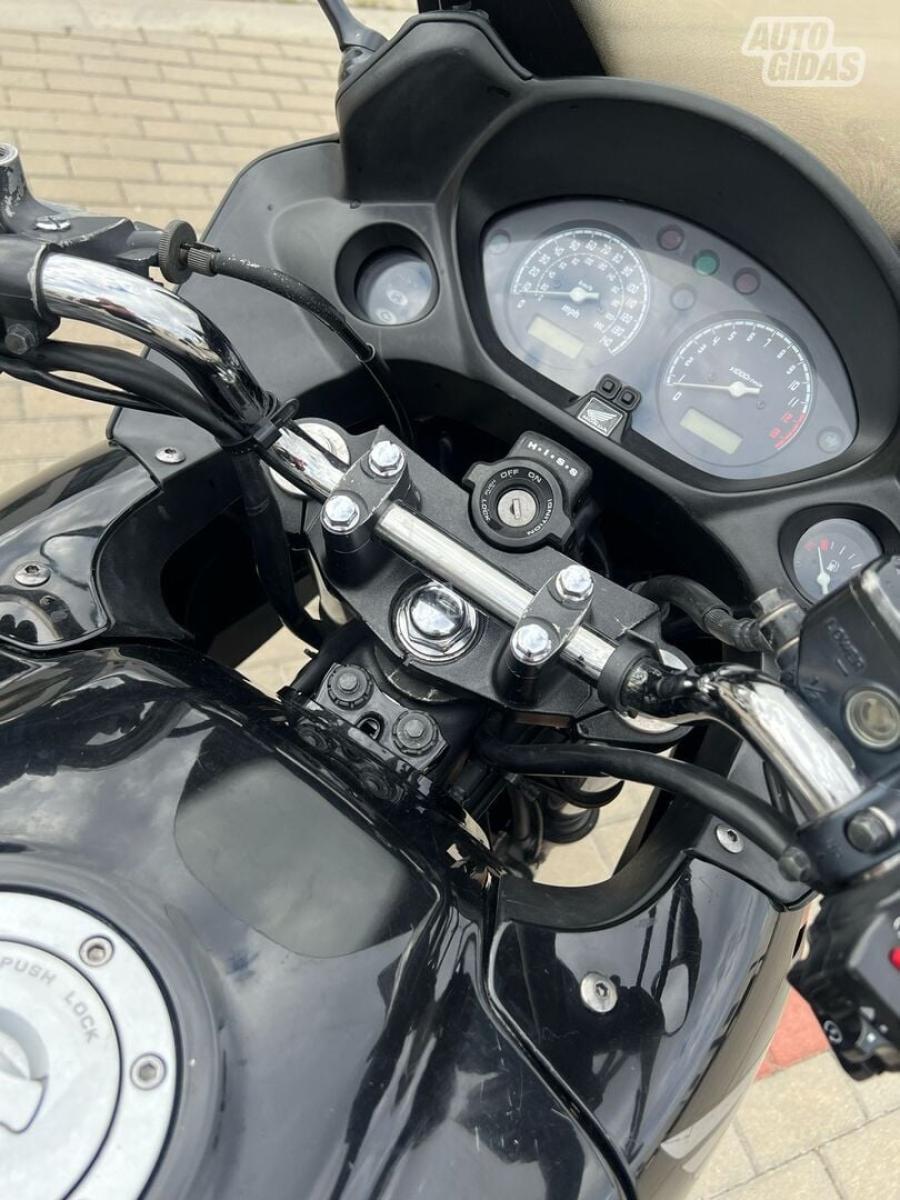 Black Honda CBF 2010 in Vilnius, with an engine capacity of 0.60 L and mileage of 82 thousand km for 2799 €, photo 17 on AUTOMOTO.COM.LV