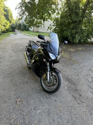 Melns Honda CBF 2010 Marijampole, ar dzinēja tilpumu 1.00 L un nobraukumu 46 tūkst. km par 3900 €, foto  vietnē AUTOMOTO.COM.LV